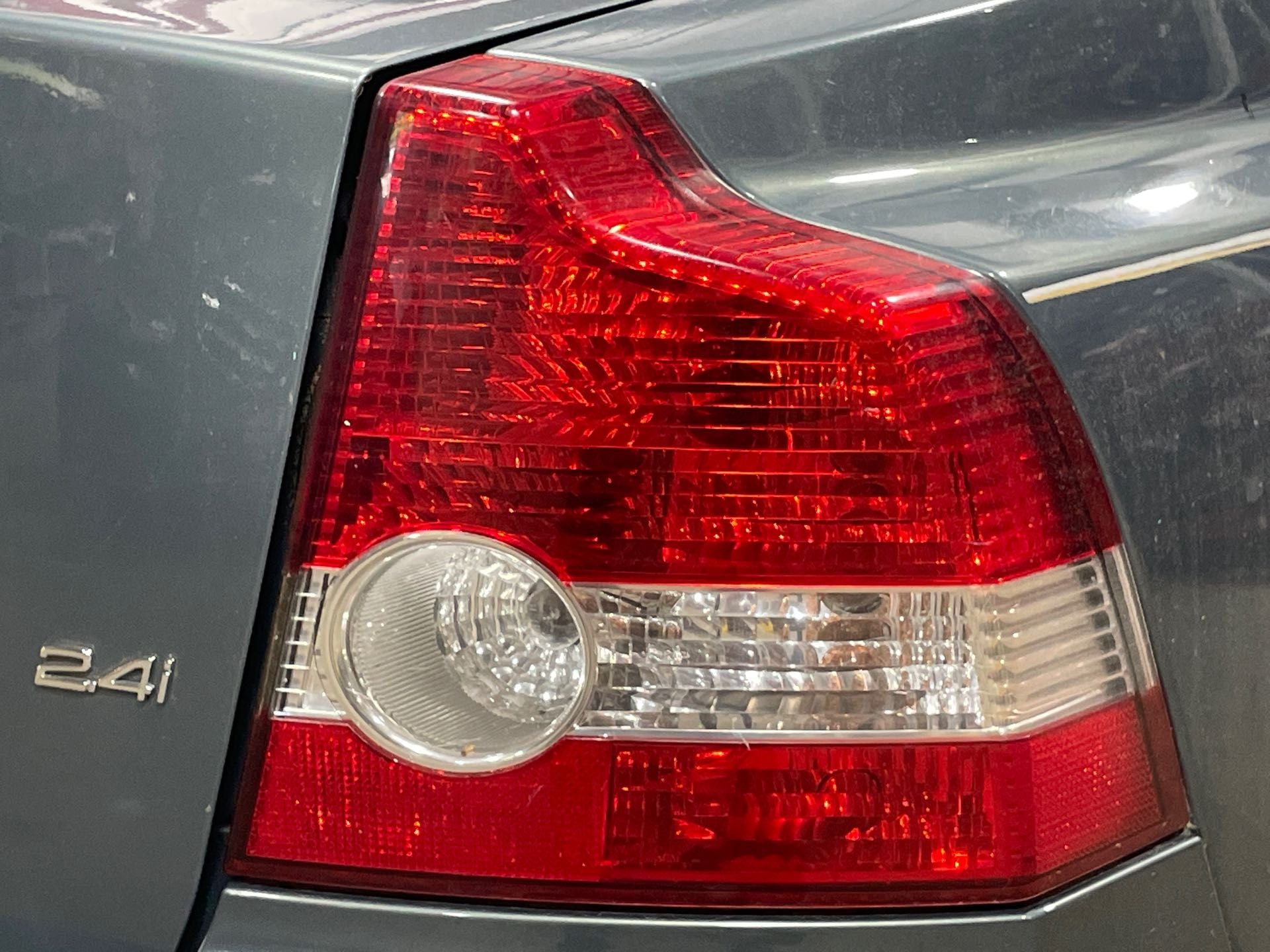 Volvo v40 rear light store