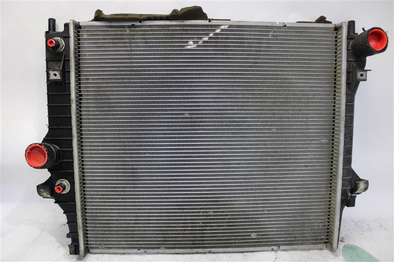 RADIATOR Jaguar XJ S Type XJ8 XF 2003 03 2004 04 2005 05 06 07 08 09 Auto 1154986