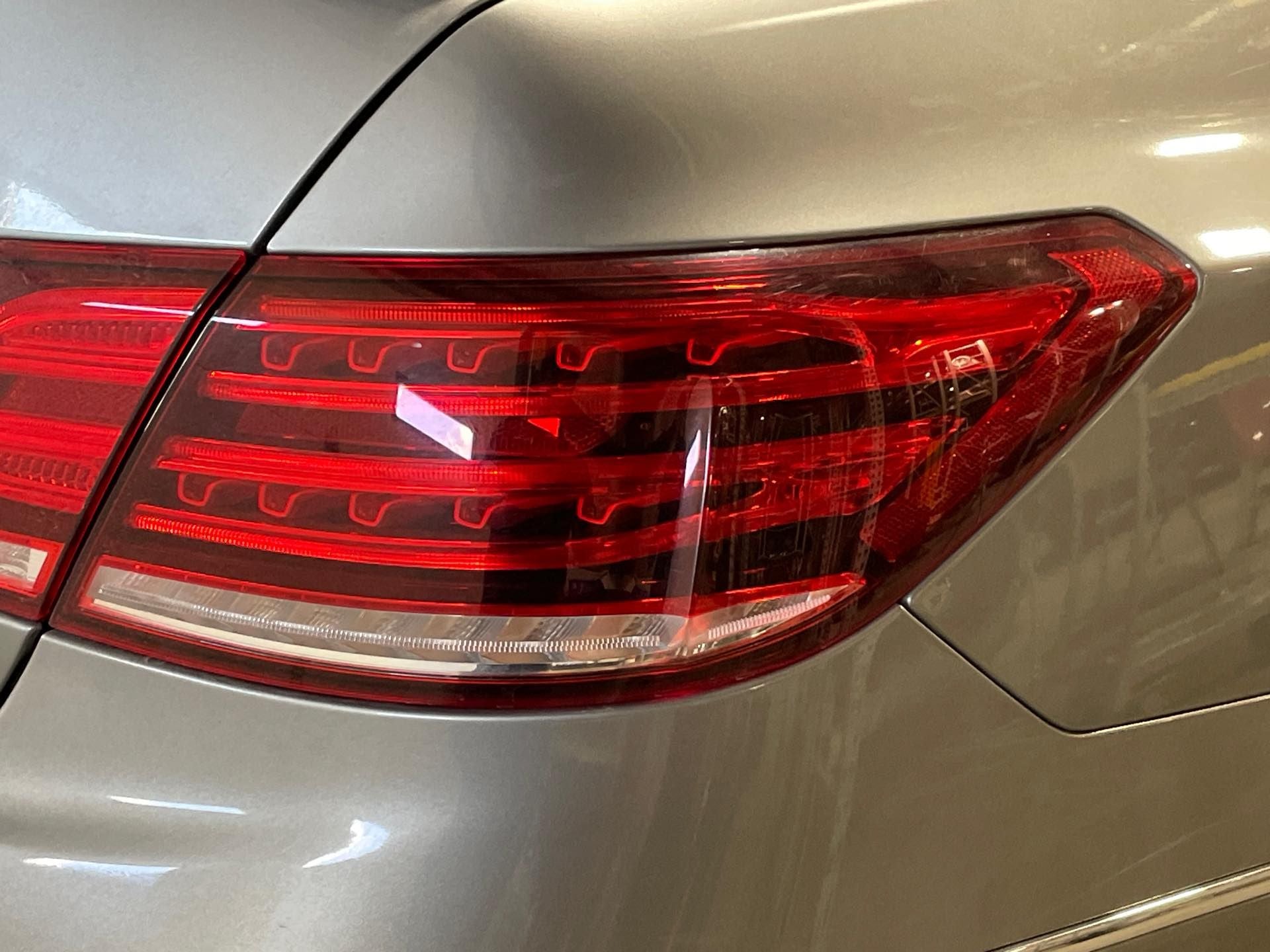 OUTER TAIL LIGHT LAMP E250 Van E250D E300 E350 E400 E550 E63 14-17 Rig ...