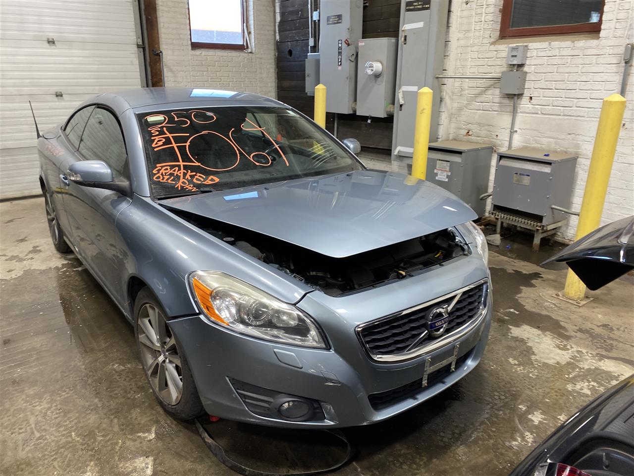 REAR BUMPER ASSEMBLY Volvo C70 V70 XC70 10 11 12 13 - 1385098 – Tom's ...