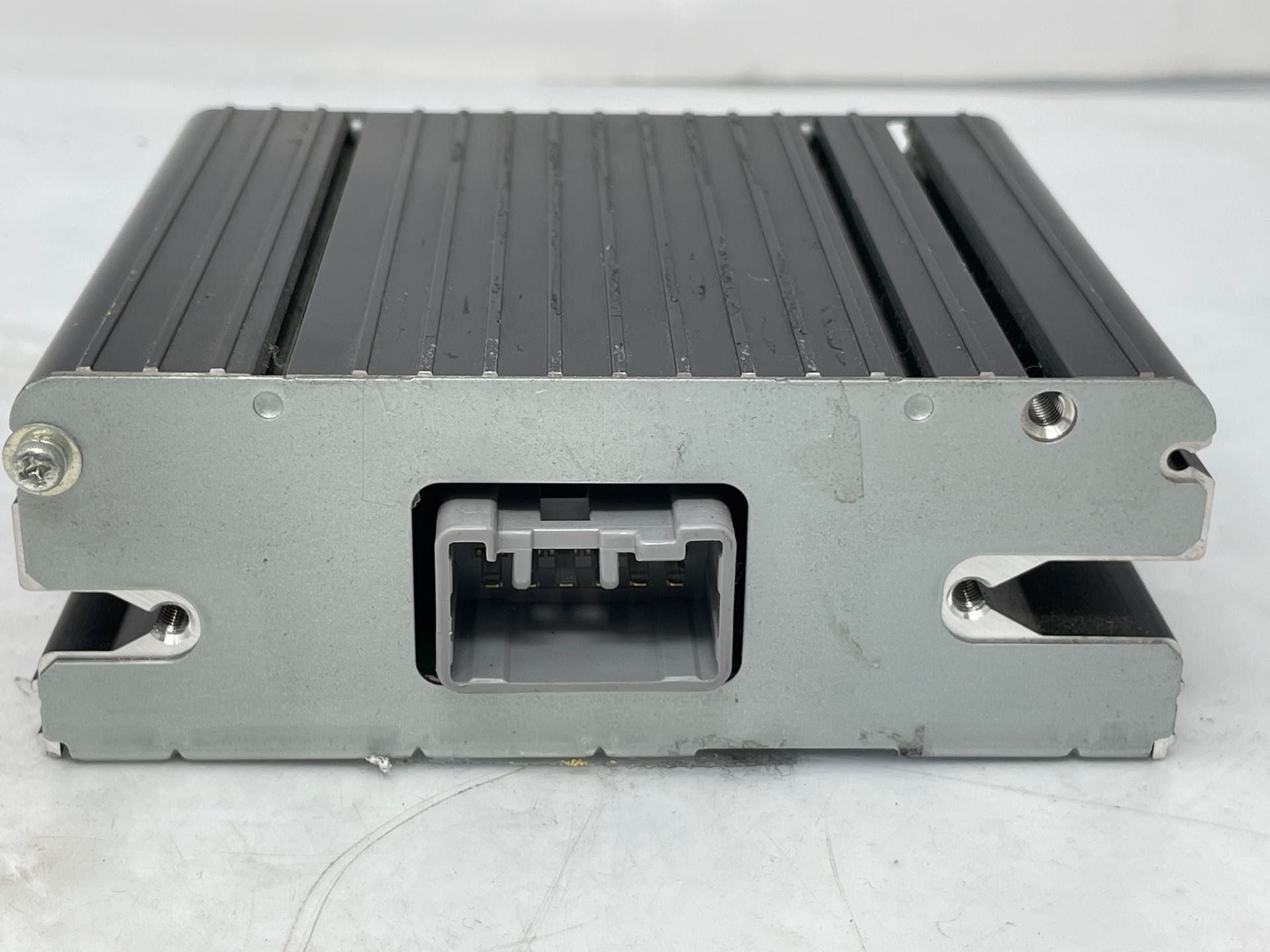 AMPLIFIER Chrysler Town & Country Dodge Caravan Ram Van 2008-2018 - NW ...