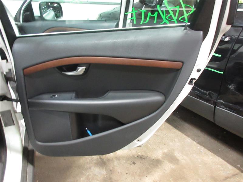 REAR INTERIOR DOOR TRIM PANEL Volvo XC70 2010 10 - 1071259 – Tom's ...